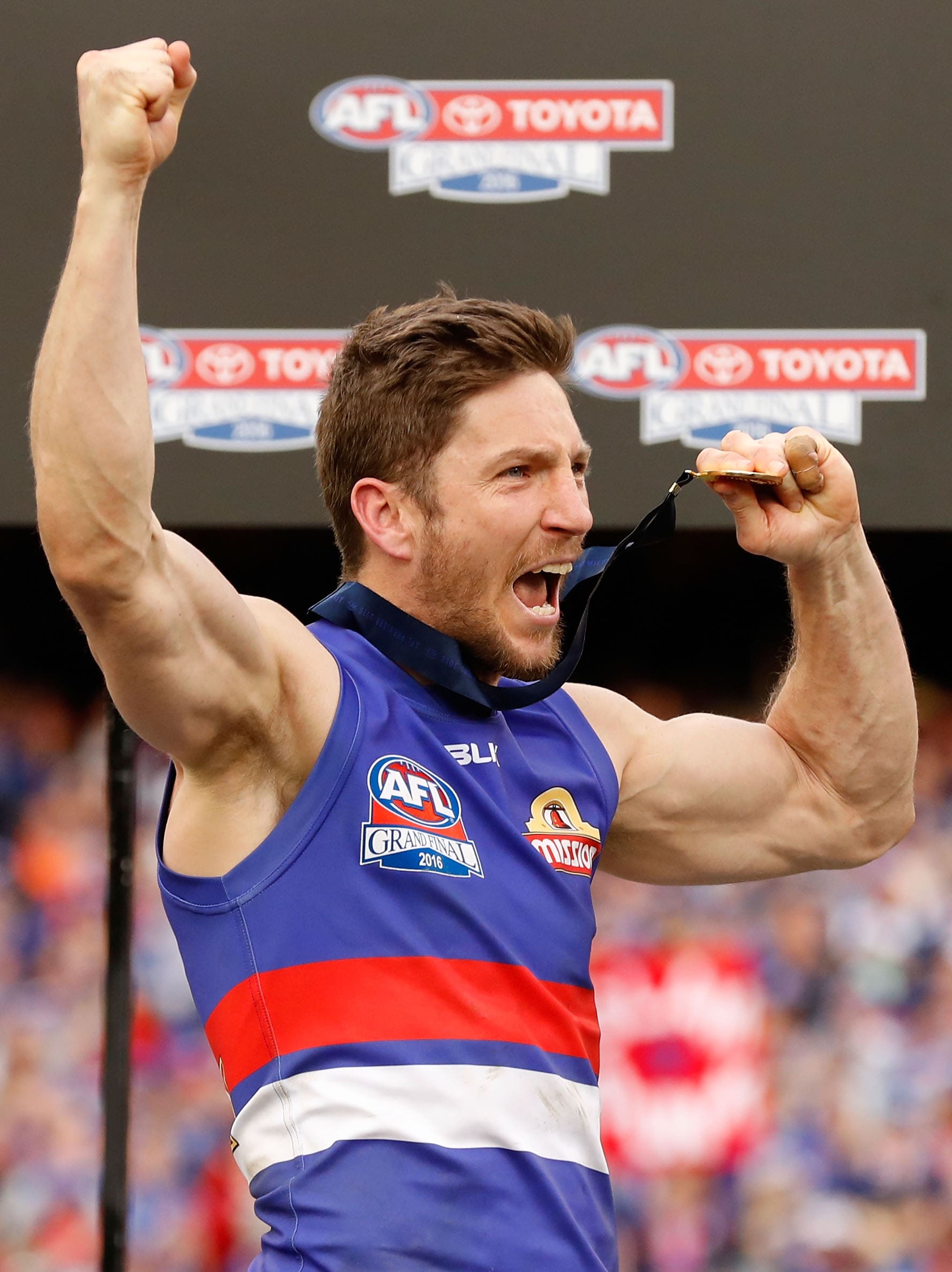 Veteran Boyd signs extension