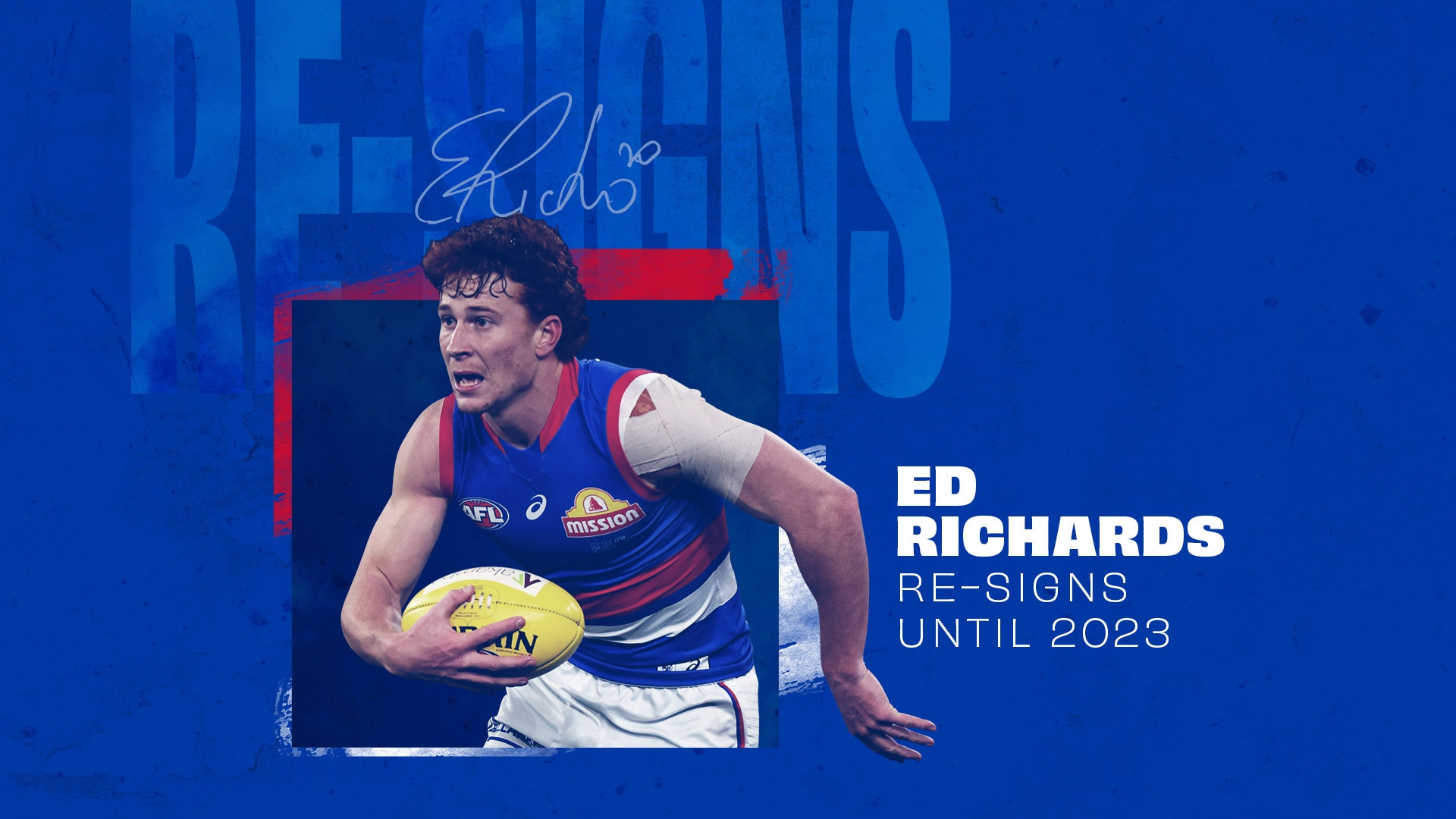 Richards re-signs