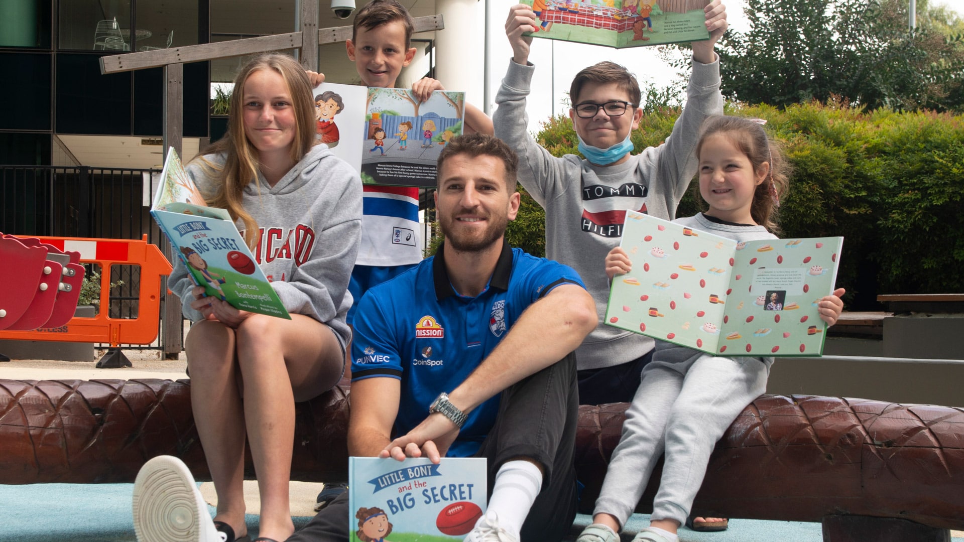 Bont visits RCH for a special reading