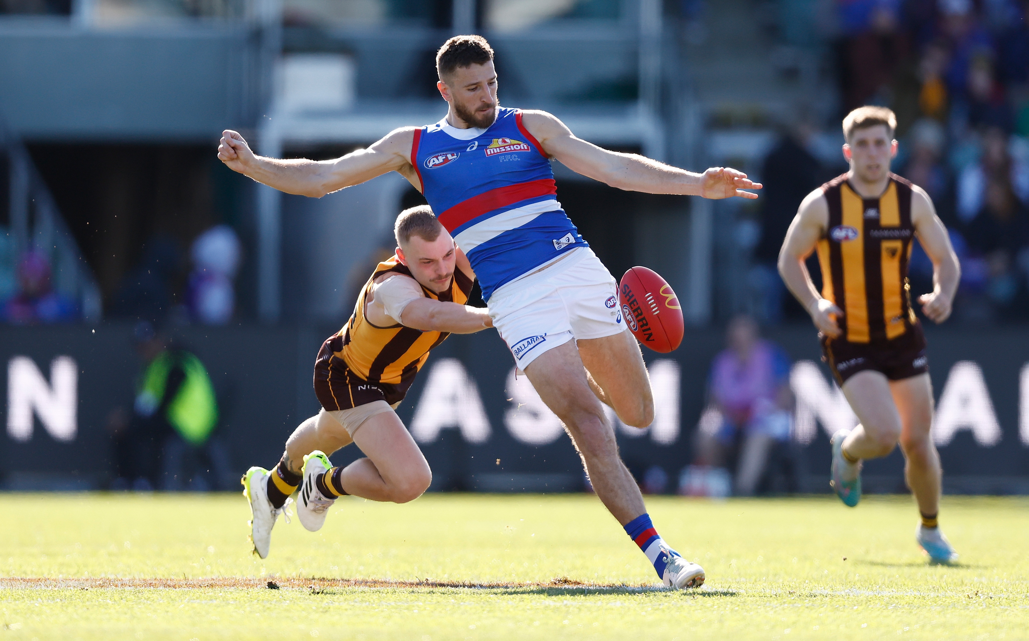 Bontempelli chasing Club’s all-time tackling record